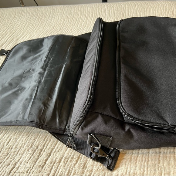 Bags | Nwot Padded Laptop Case Lots Of Storage | Poshmark
